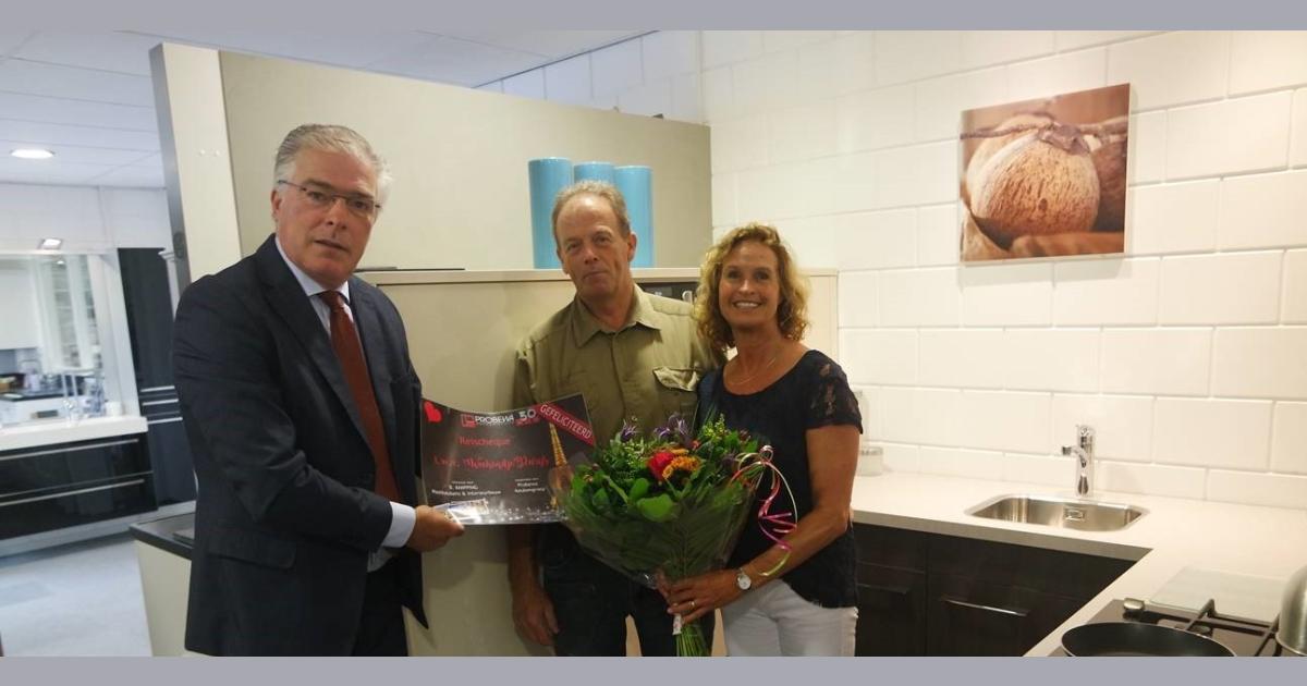 B. Knipping Maatkeukens- Keukenrenovatie-Badmeubels wint weekendje ...